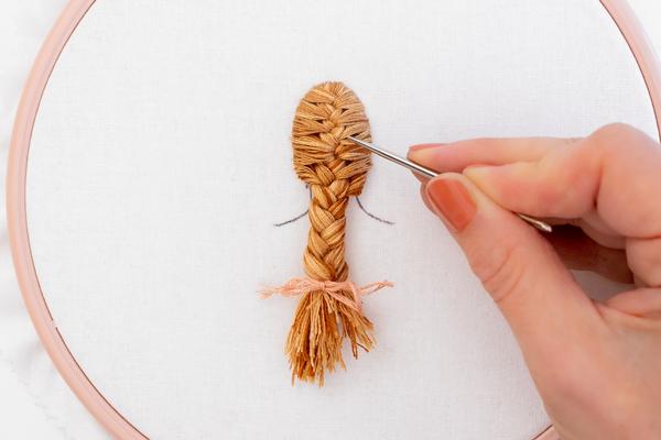 French Braid - Learn This Modern Embroidery Hairstyle – Clever Poppy